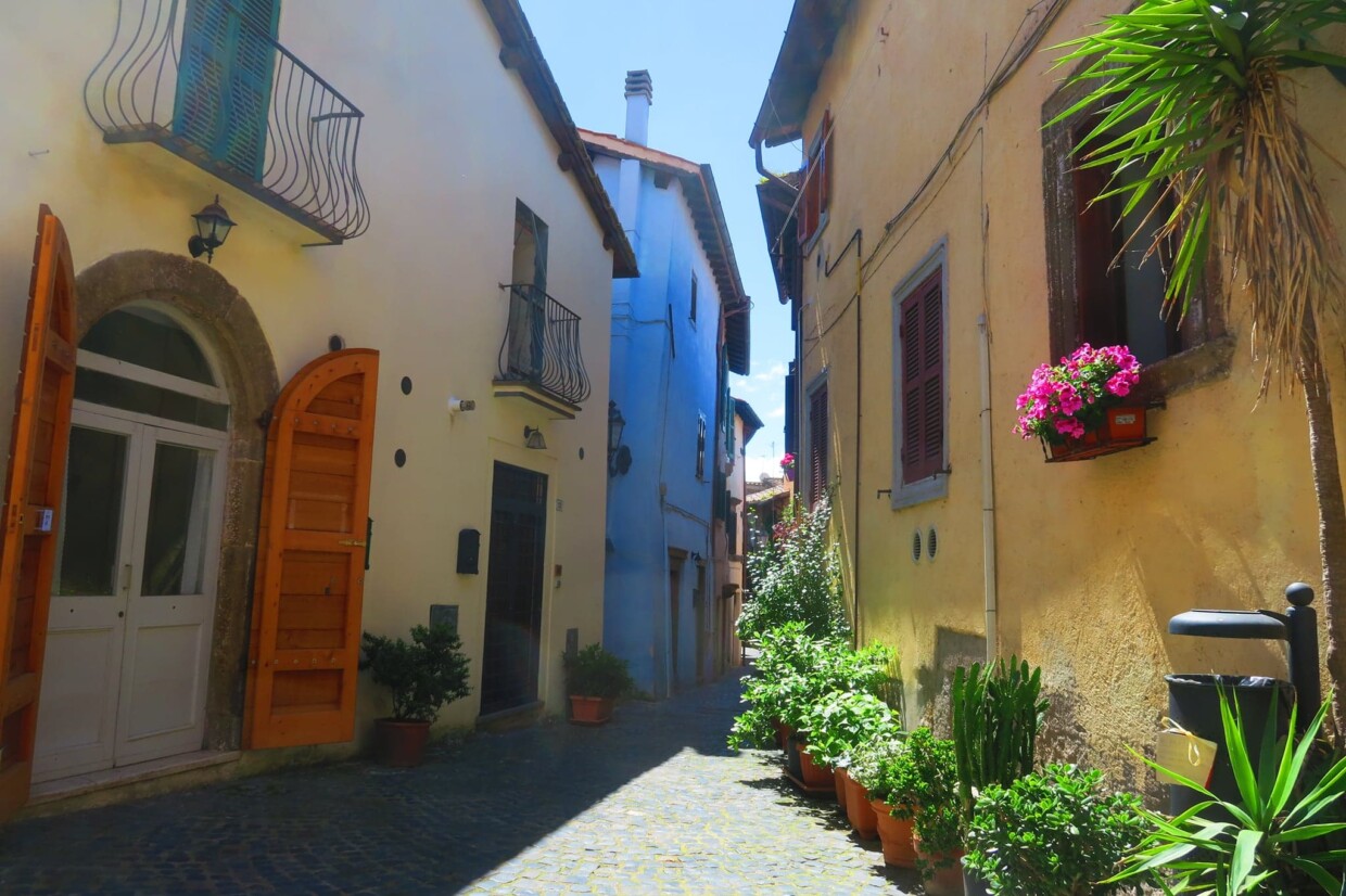 Trevignano Romano: passeggiata nel borgo e sul lago di Bracciano ...