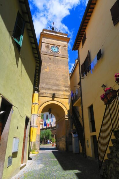 Trevignano Romano: passeggiata nel borgo e sul lago di Bracciano ...