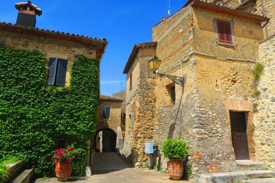 Frasso Sabino, un favoloso borgo laziale quasi sconosciuto - MondoVagando