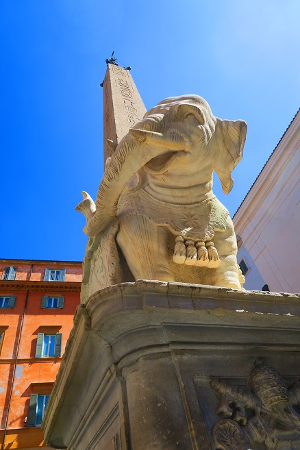 Piazza della Minerva ed il suo iconico elefantino - MondoVagando