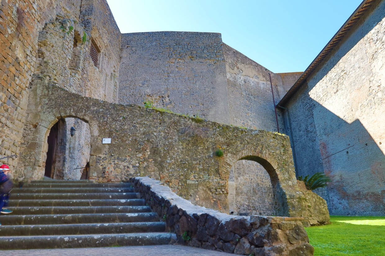 Guida al Castello Odescalchi Orsini di Bracciano - MondoVagando